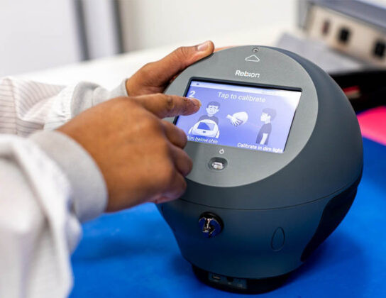 blinq. Vision Scanner – to detect micro-strabismus and amblyopia ...